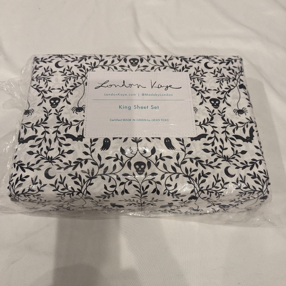 London Kaye | Bedding | King Sheets With Black Cats | Poshmark